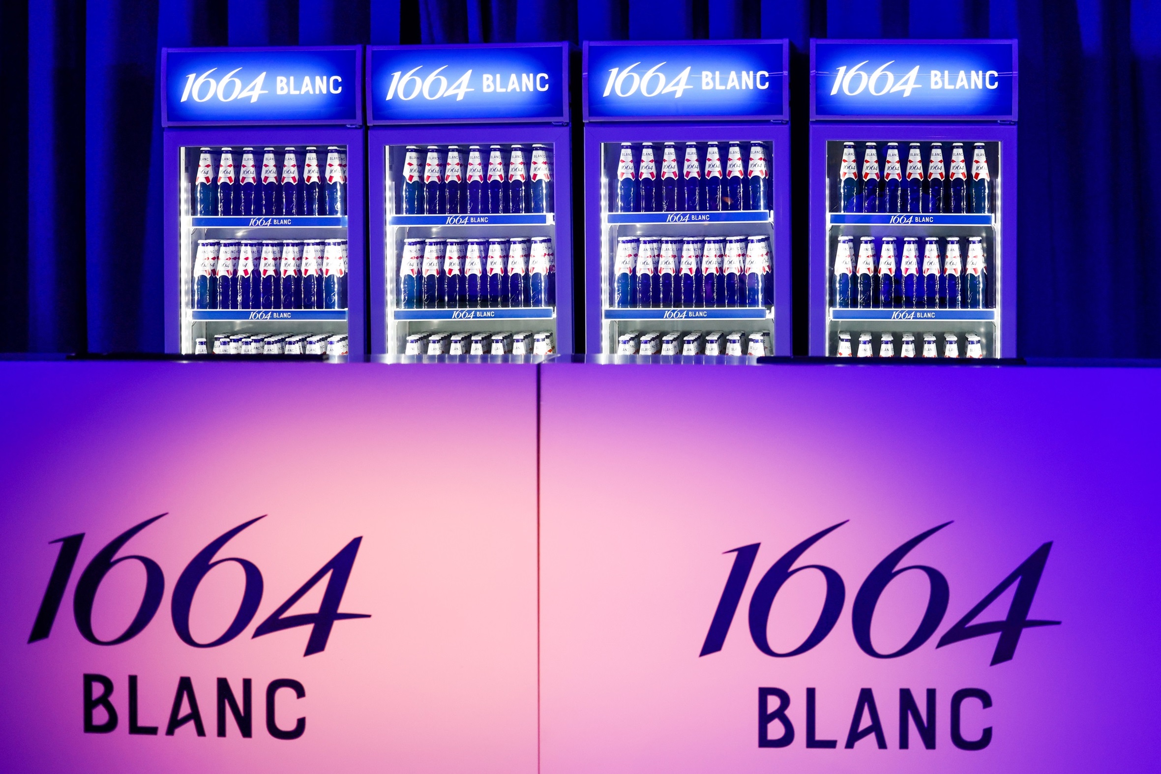 Newsroom » The Beer in the Blue Bottle: 1664 Blanc begeisterte mit stilvollem Launch-Event in ...