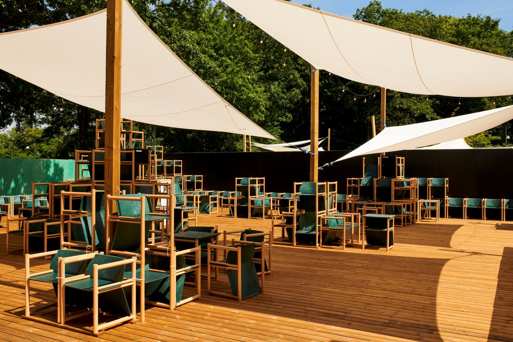 Newsroom » Tuborg bygger bar af genanvendte OL-stole på Roskilde ...